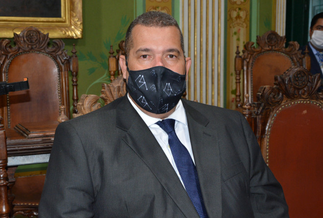 George Reis ressalta projetos de lei aprovados - Câmara Municipal de ...